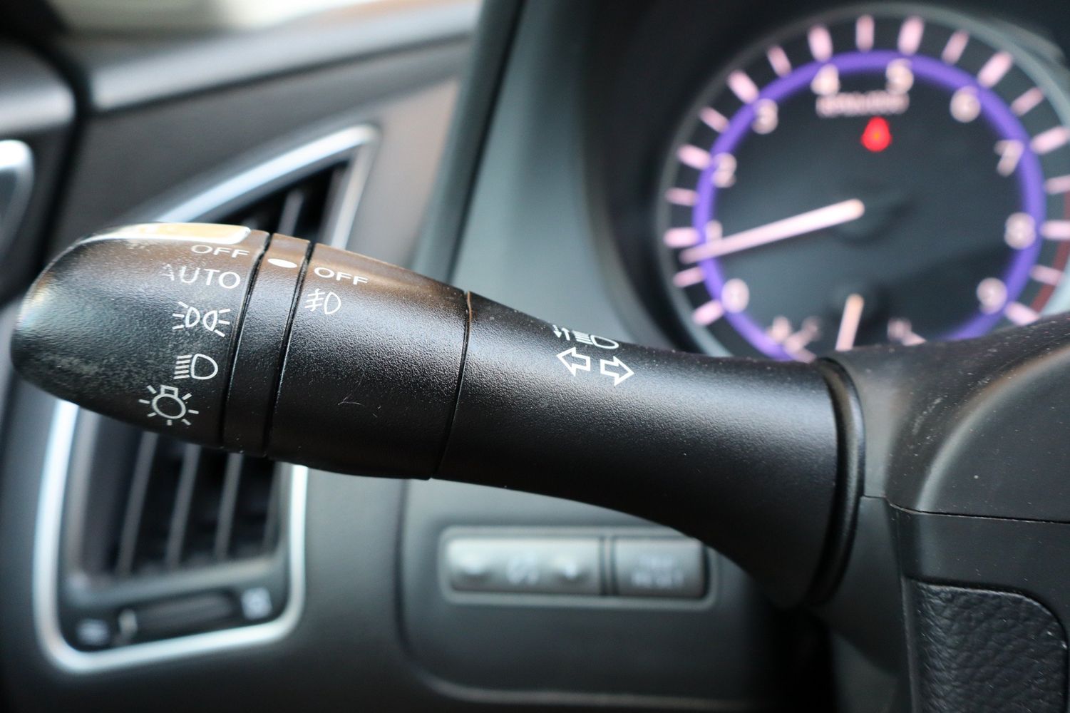 2015 INFINITI Q50 Premium | Victory Motors of Colorado