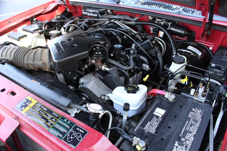 2005 Ford Explorer Sport Trac | Victory Motors of Colorado