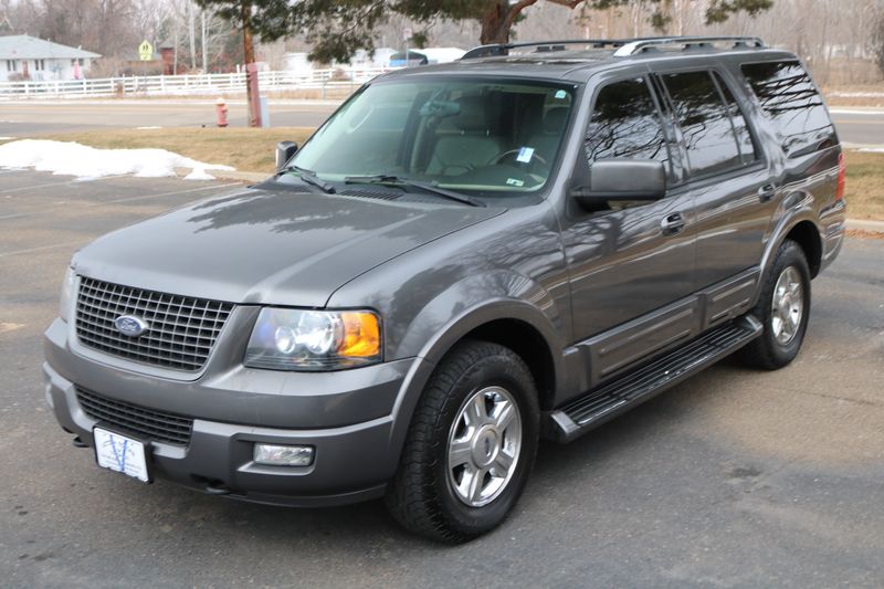 2005 Ford Expedition Photos