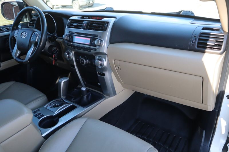 2011 Toyota 4Runner Photos
