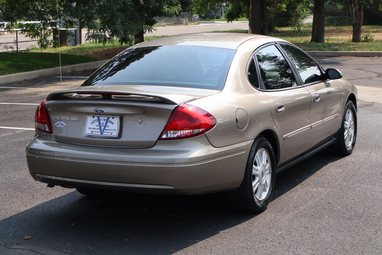 2004 Ford Taurus SEL | Victory Motors of Colorado