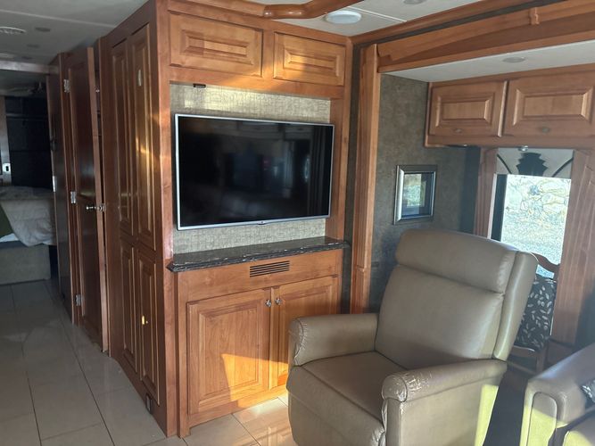 2015 Freightliner XCM Chassis TIFFIN | Kissner Motors