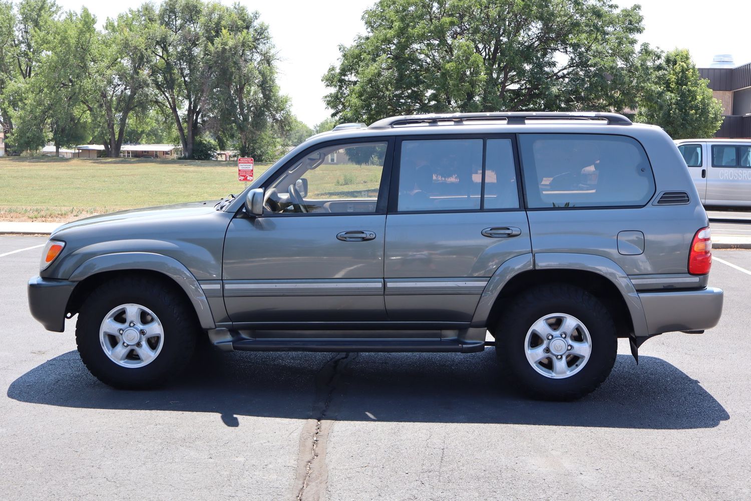 2000 Toyota Land Cruiser | Victory Motors of Colorado