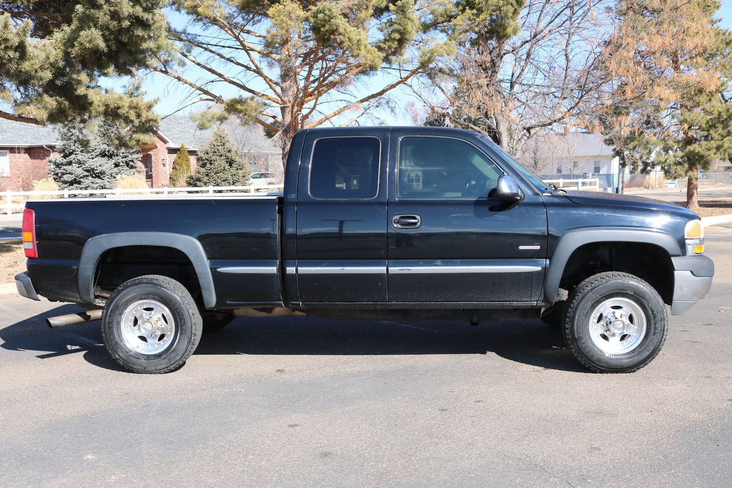 2002 GMC Sierra 2500HD SLT | Victory Motors of Colorado