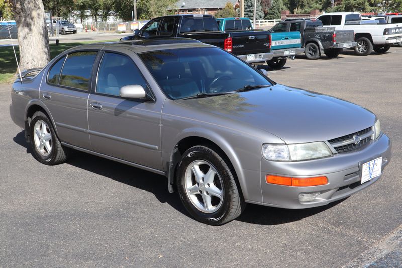1999 Nissan Maxima Photos
