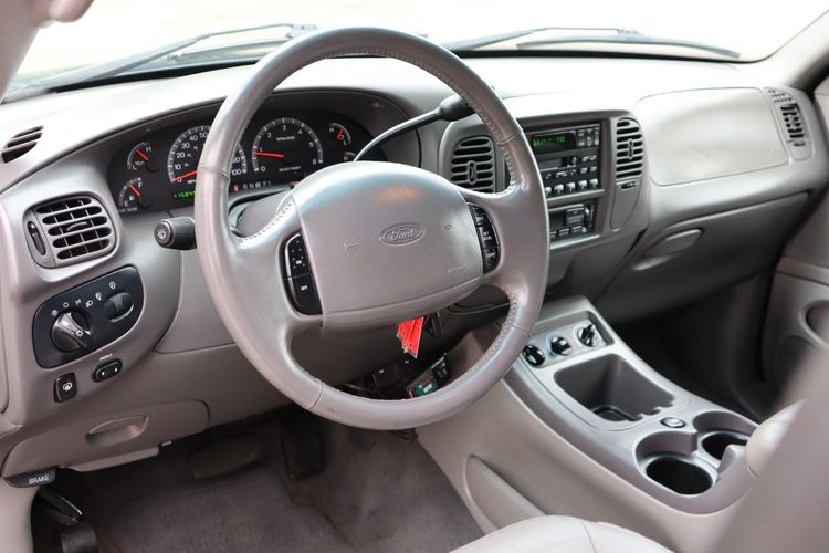 2002 Ford Expedition Eddie Bauer Interior