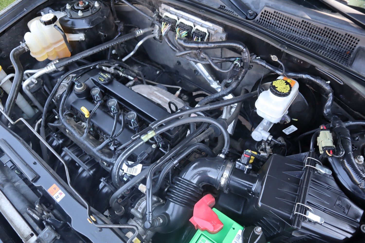 2011 Ford Escape XLT | Victory Motors of Colorado