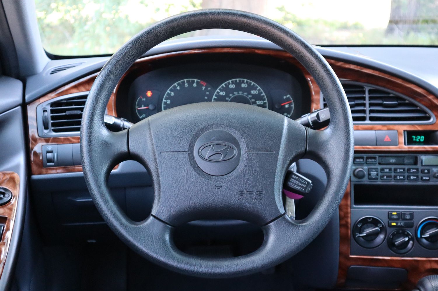 2002 Hyundai Elantra LX | Victory Motors of Colorado