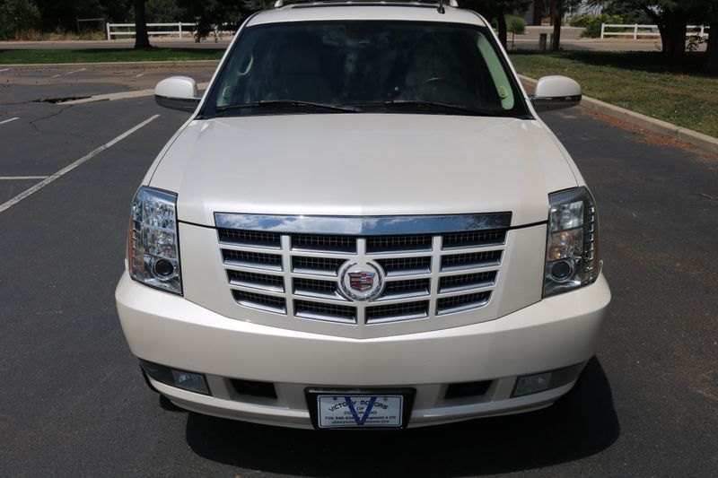 2007 Cadillac Escalade Photos