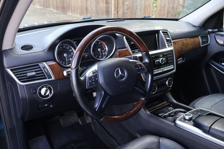 2015 Mercedes-Benz GL-Class GL 550 4MATIC | Victory Motors of Colorado