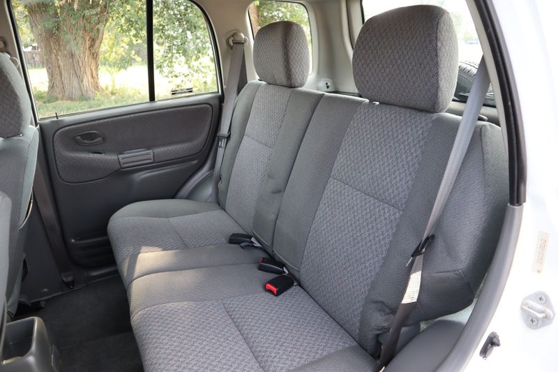 2000 Chevrolet Tracker Photos