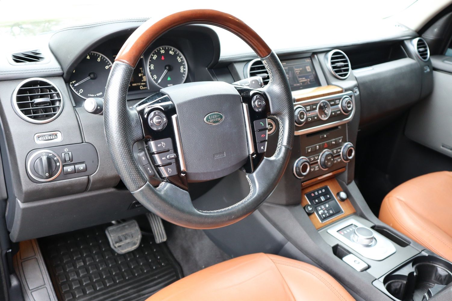 2016 Land Rover LR4 HSE LUX | Victory Motors of Colorado