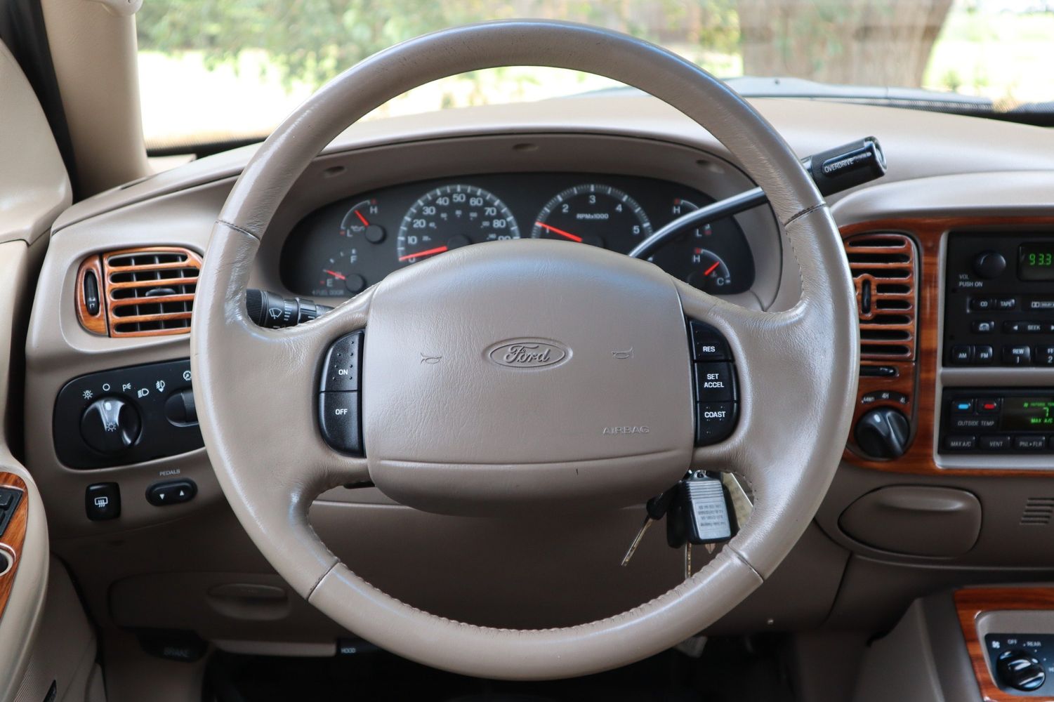 2000 Ford Expedition Eddie Bauer | Victory Motors of Colorado