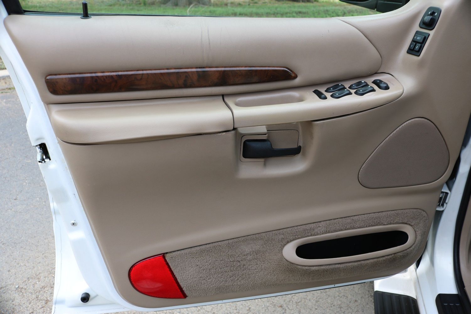 2000 Ford Explorer Limited | Victory Motors of Colorado