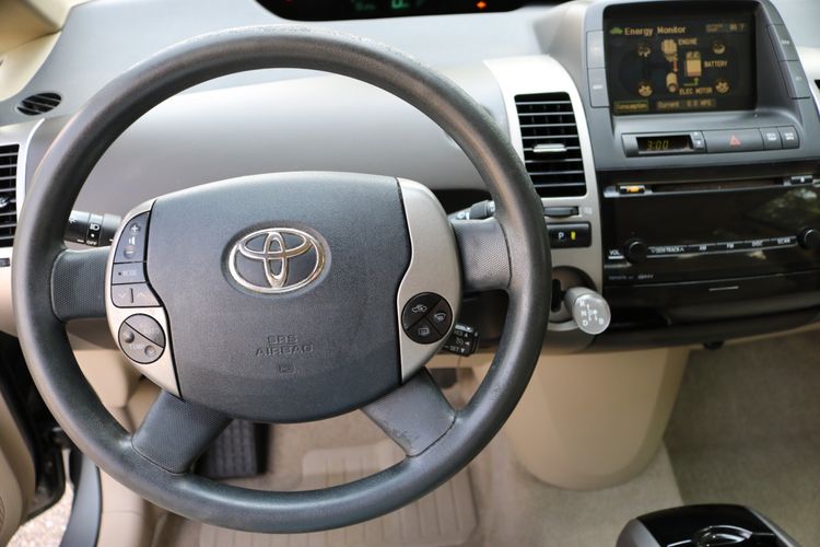 2005 Toyota Prius Hybrid | Victory Motors of Colorado