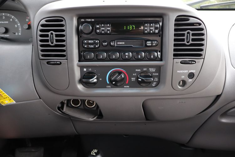 2002 Ford F-150 XLT | Victory Motors of Colorado