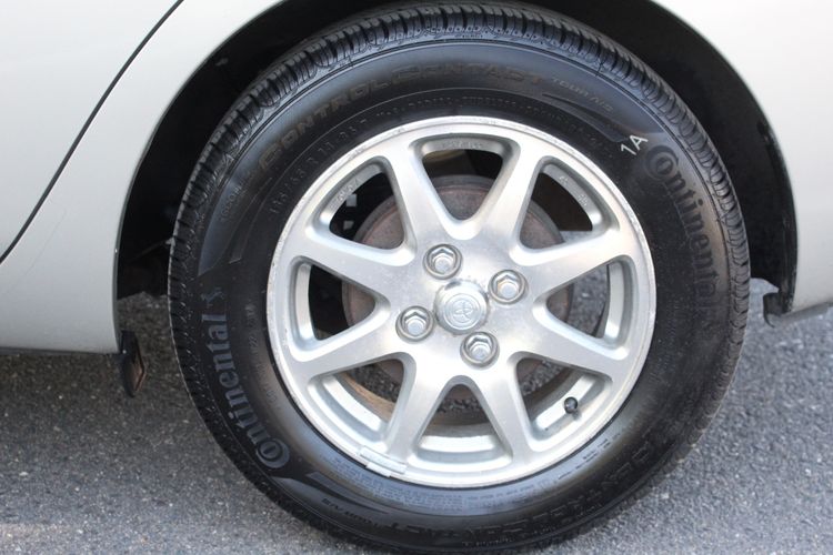 2001 Toyota Prius | Victory Motors of Colorado