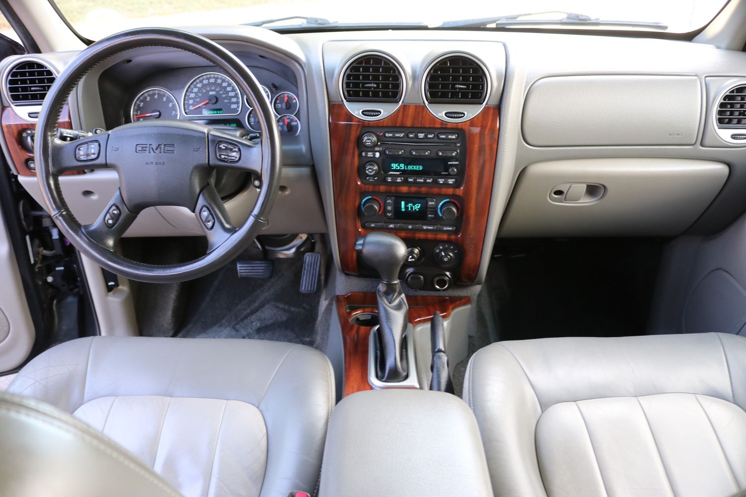 2003 GMC Envoy SLT | Victory Motors of Colorado