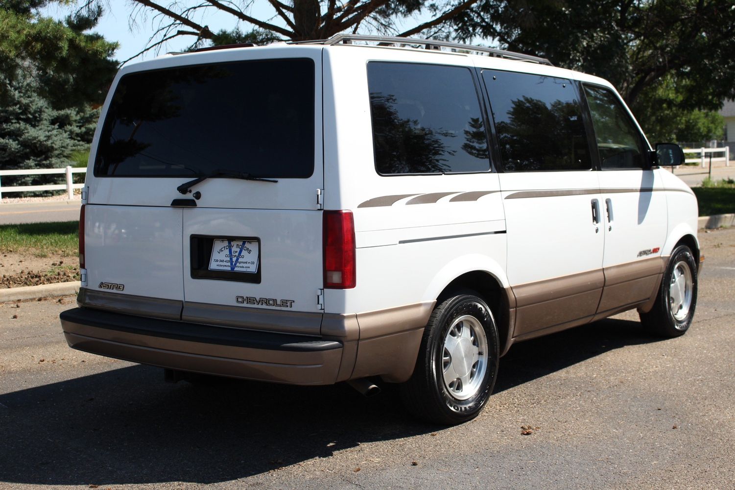 2000 Chevrolet Astro AWD | Victory Motors of Colorado