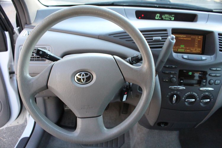 2001 Toyota Prius | Victory Motors of Colorado