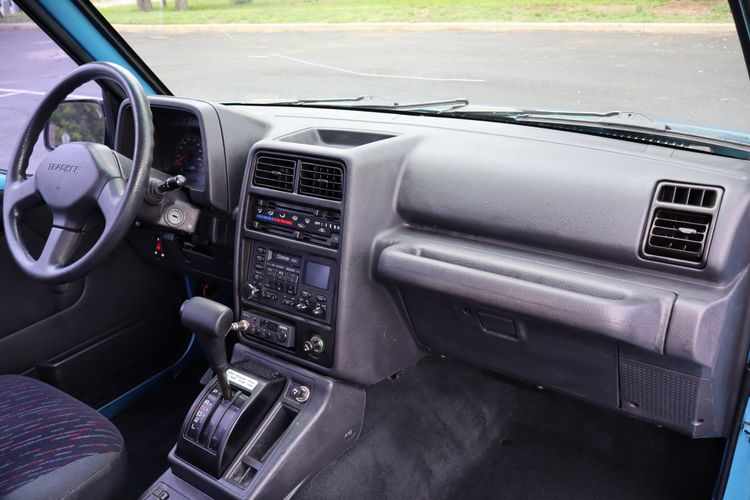 1994 Geo Tracker Base | Victory Motors of Colorado
