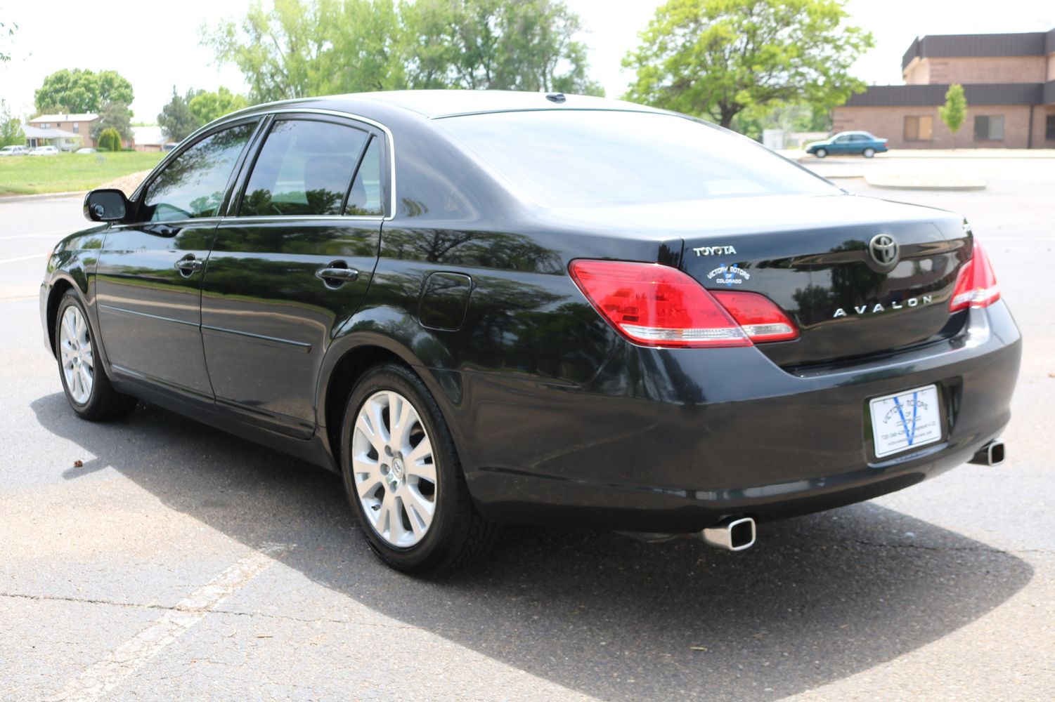2010 Toyota Avalon Limited | Victory Motors of Colorado
