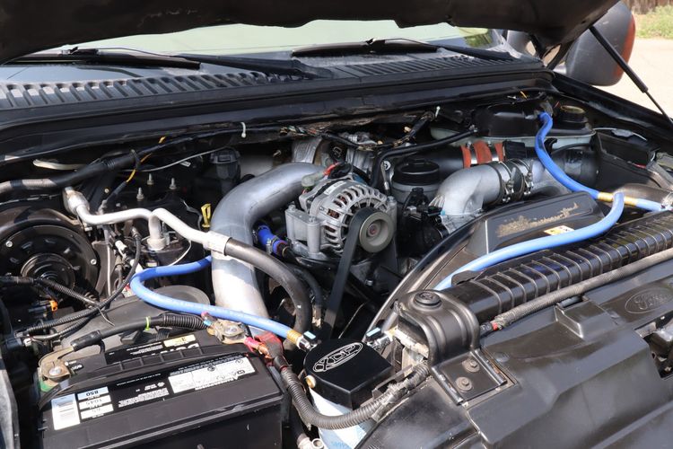 2004 Ford F-250 Super Duty Lariat | Victory Motors of Colorado