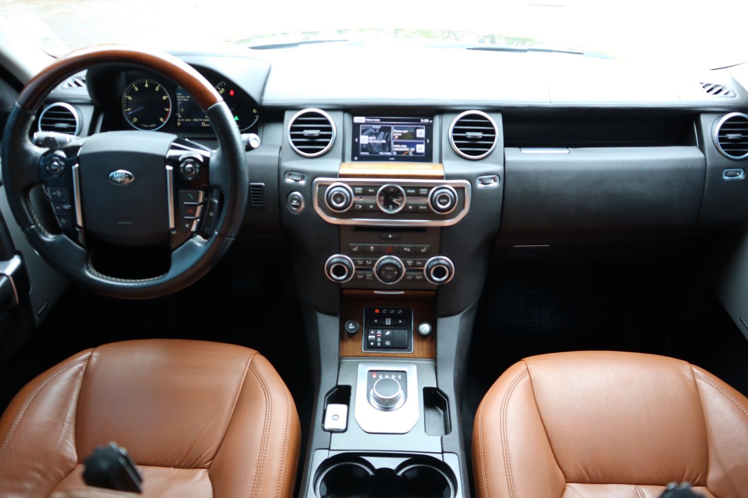 2016 Land Rover LR4 HSE LUX | Victory Motors of Colorado