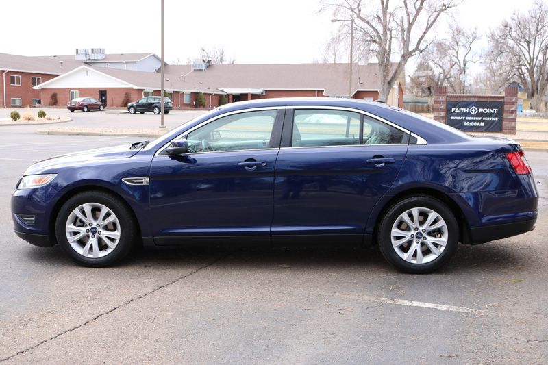 2011 Ford Taurus Photos