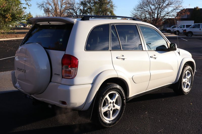 2002 Toyota RAV4 Photos