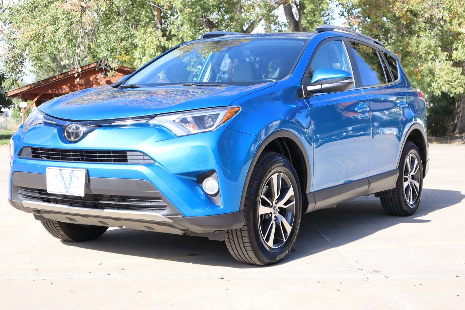 2018 Toyota RAV4 XLE | Victory Motors of Colorado
