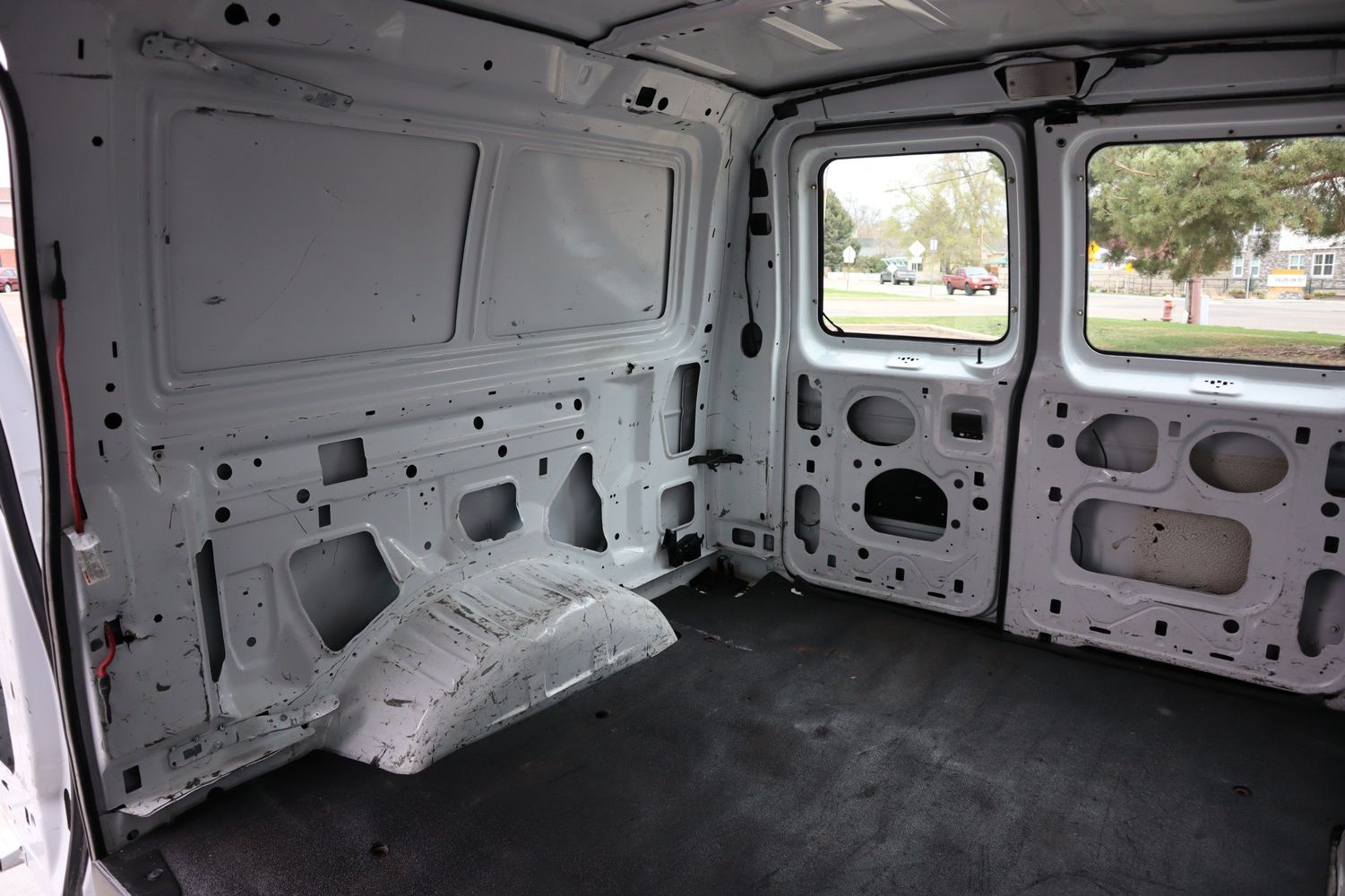 2003 Ford E-Series Cargo E-250 | Victory Motors of Colorado