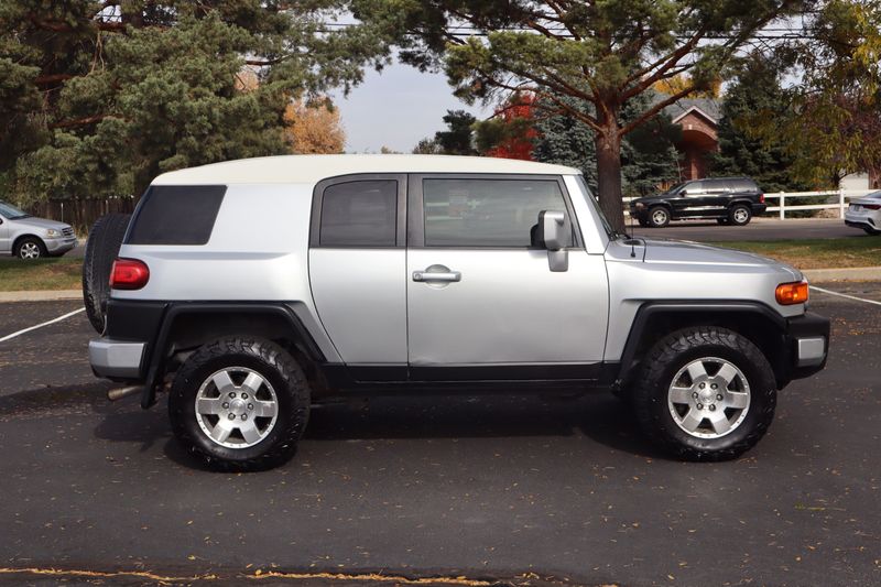 2008 Toyota FJ Cruiser Photos