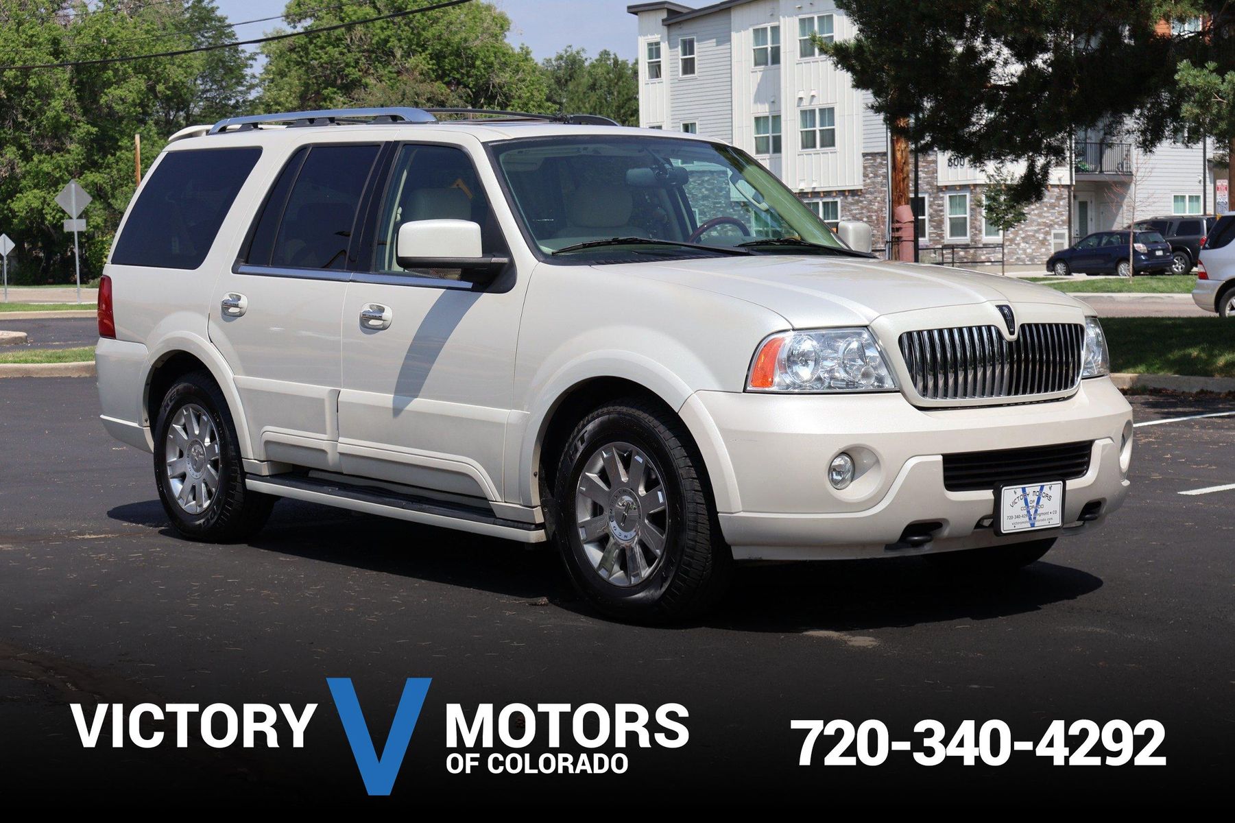 2004 Lincoln Navigator Luxury | Victory Motors of Colorado