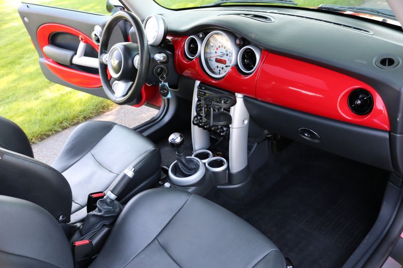 2005 MINI Cooper Photos