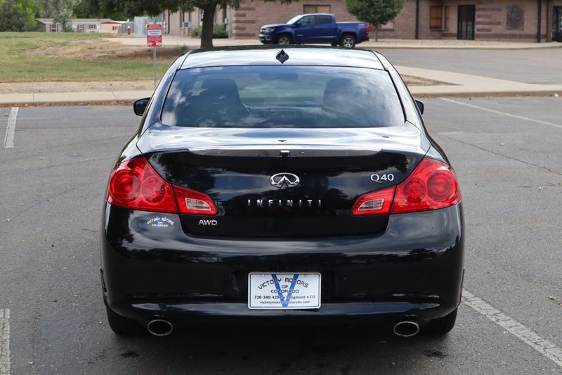 2015 INFINITI Q40 Photos