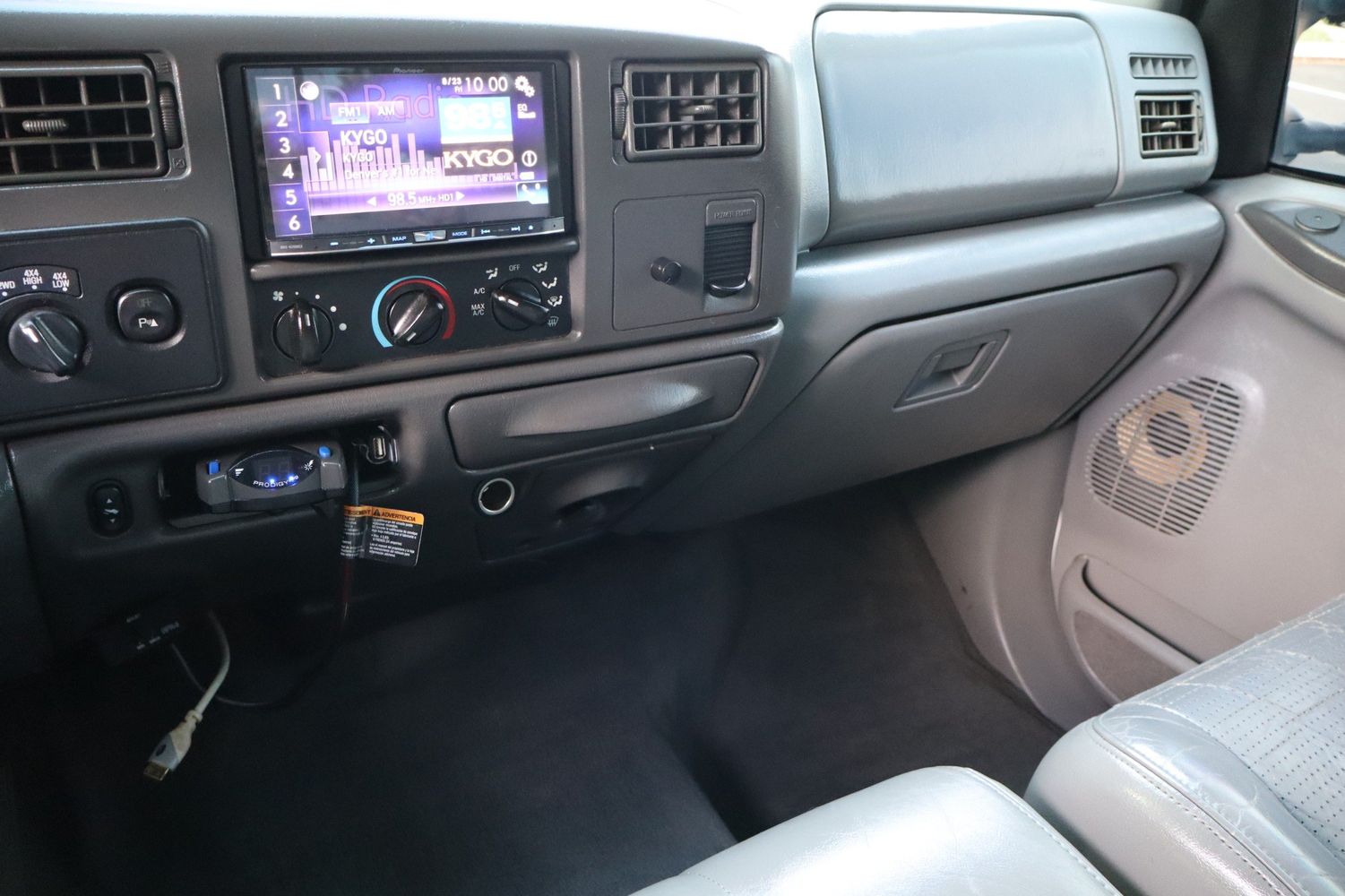 2003 Ford F-250 Super Duty Lariat | Victory Motors of Colorado