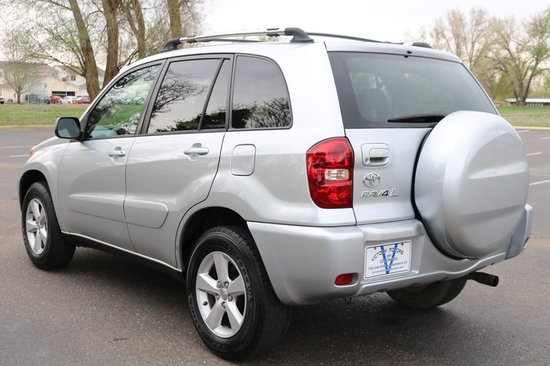 2005 Toyota RAV4 Photos