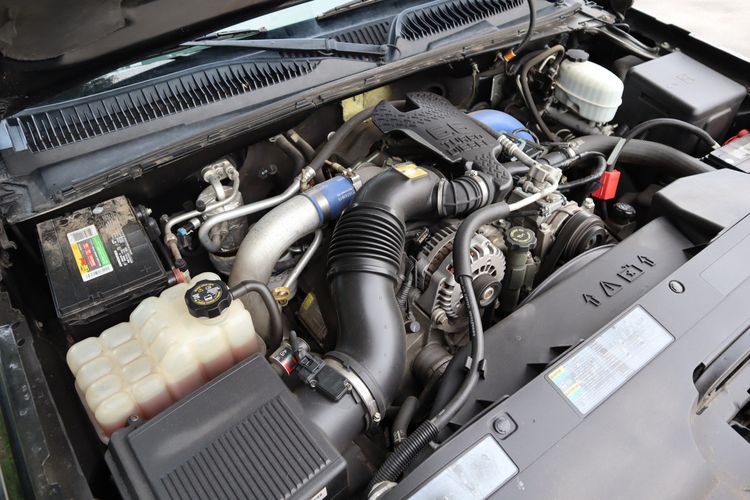 2003 Chevrolet Silverado 2500HD Base | Victory Motors of Colorado