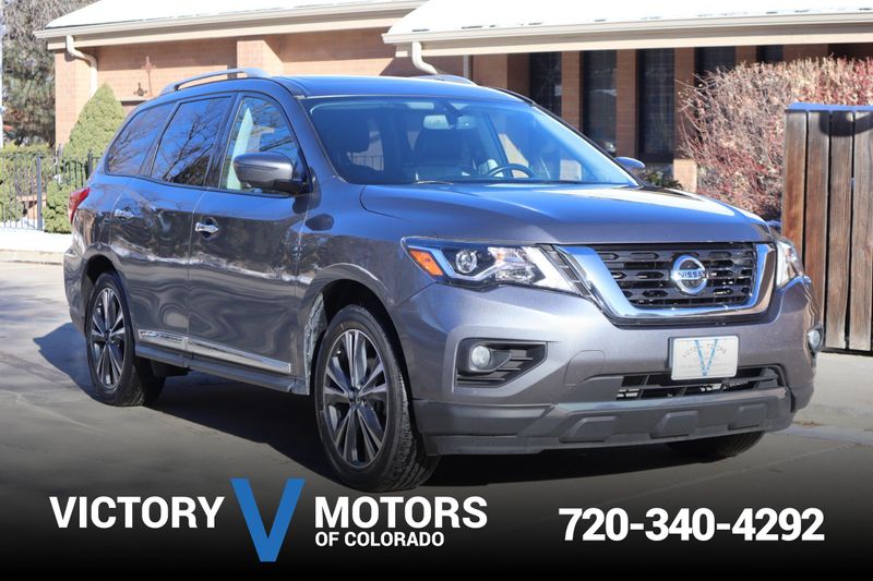 2018 Nissan Pathfinder Photos
