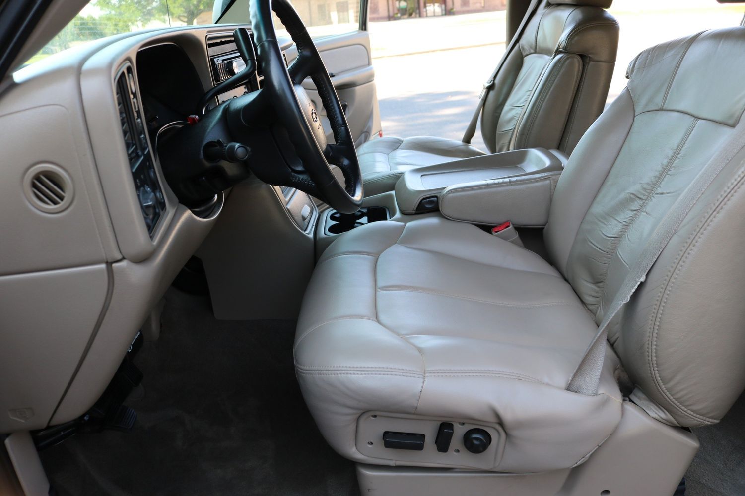 2002 Chevrolet Silverado 1500HD LT | Victory Motors of Colorado