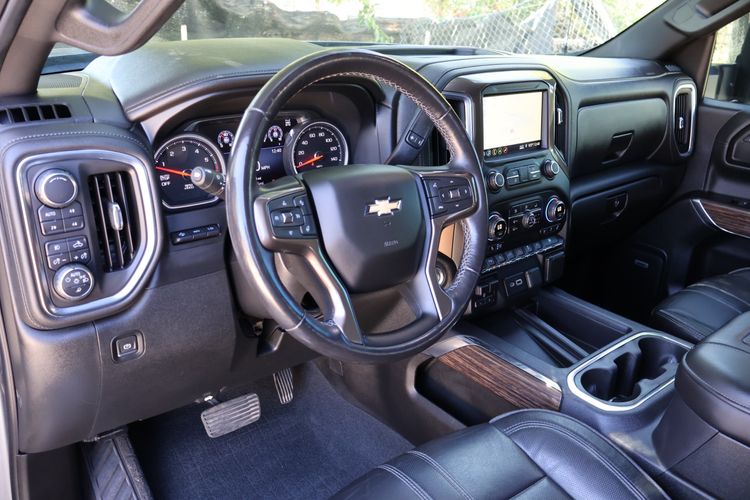 2019 Chevrolet Silverado 1500 High Country | Victory Motors of Colorado