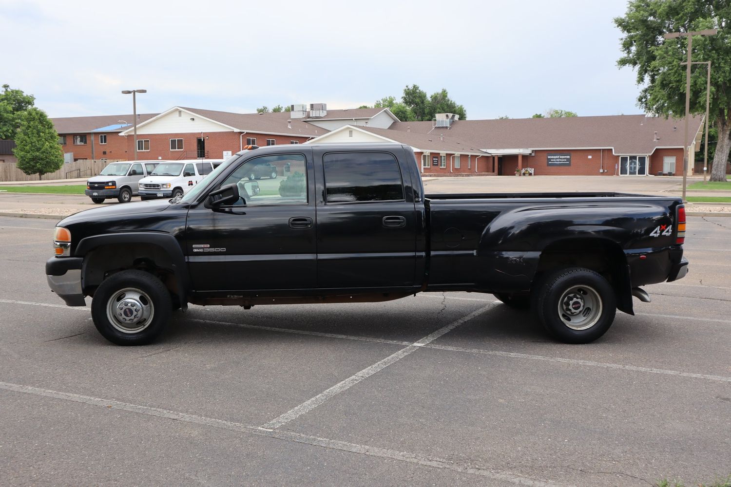 2001 GMC Sierra 3500 SLT | Victory Motors of Colorado