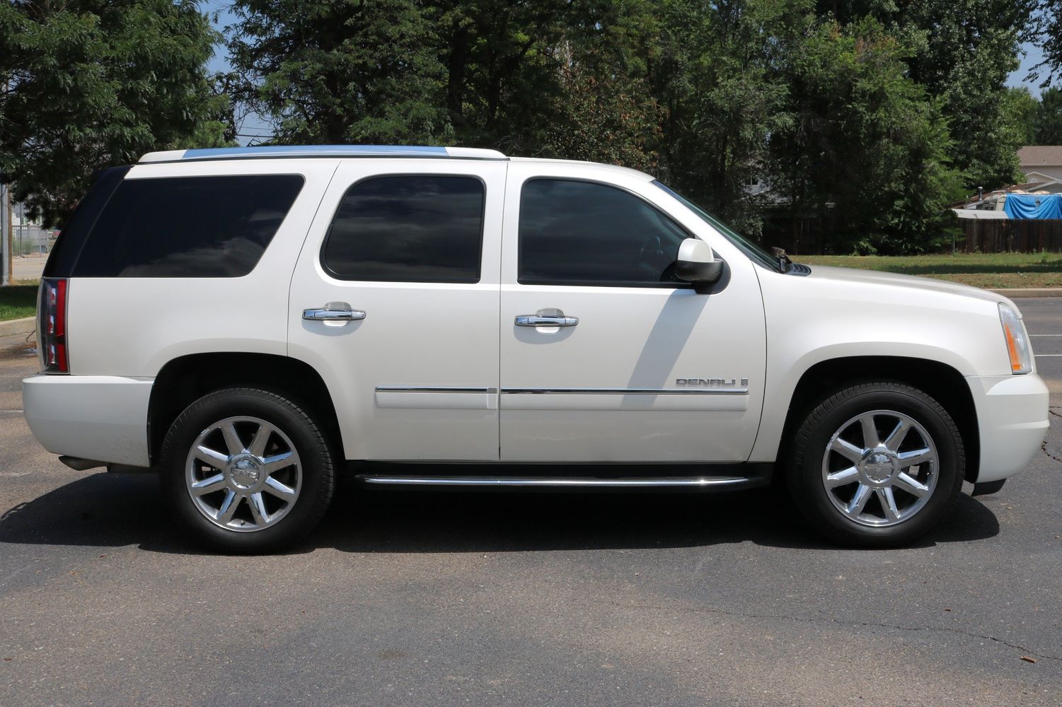 2009 GMC Yukon Denali | Victory Motors of Colorado