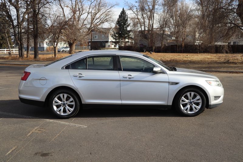 2012 Ford Taurus Photos