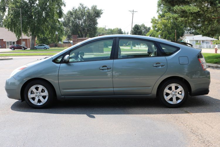 2005 Toyota Prius Hybrid | Victory Motors of Colorado