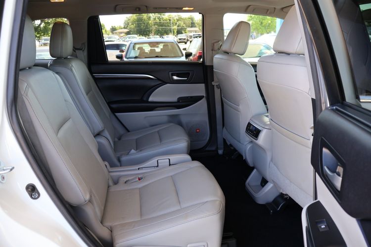 2016 Toyota Highlander Limited | Victory Motors of Colorado