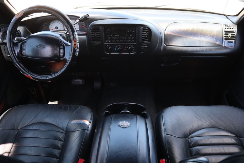 2000 Ford F-150 Photos