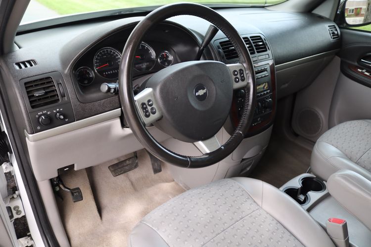 Chevrolet Uplander Interior