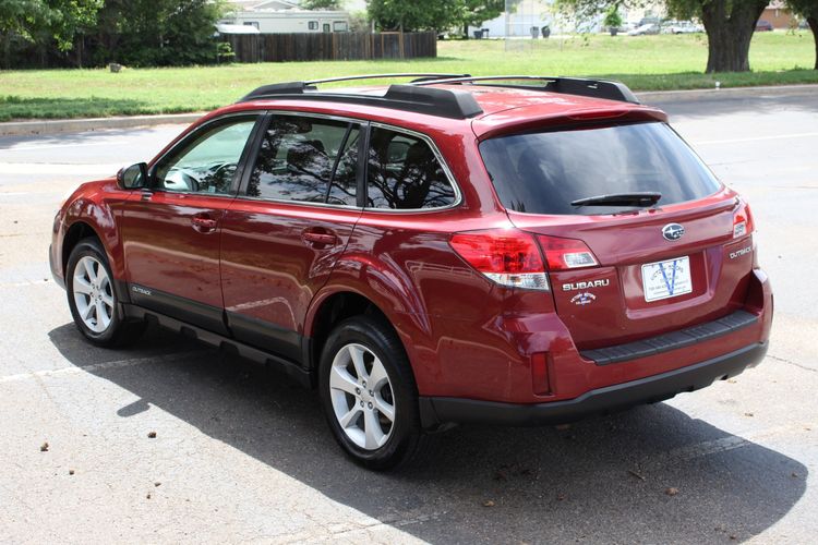 2013 Subaru Outback 2.5i Premium | Victory Motors of Colorado